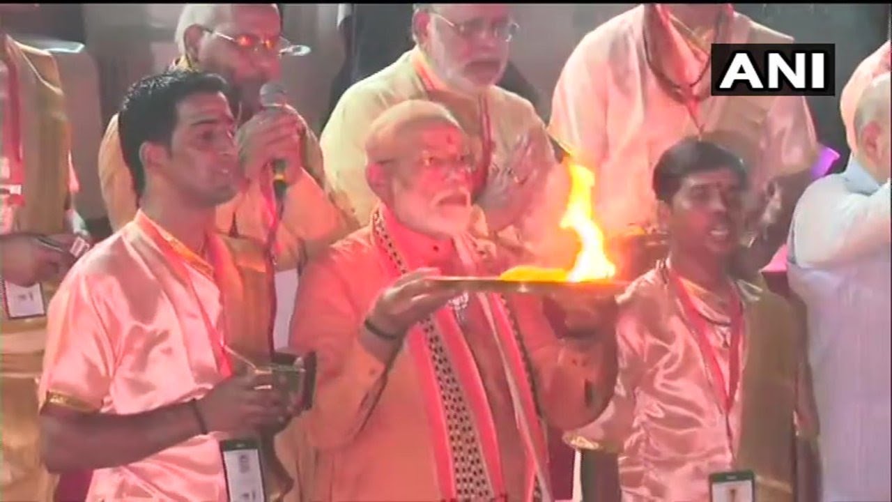 PM Modi performs Ganga aarti after Varanasi roadshow; nomination on ...