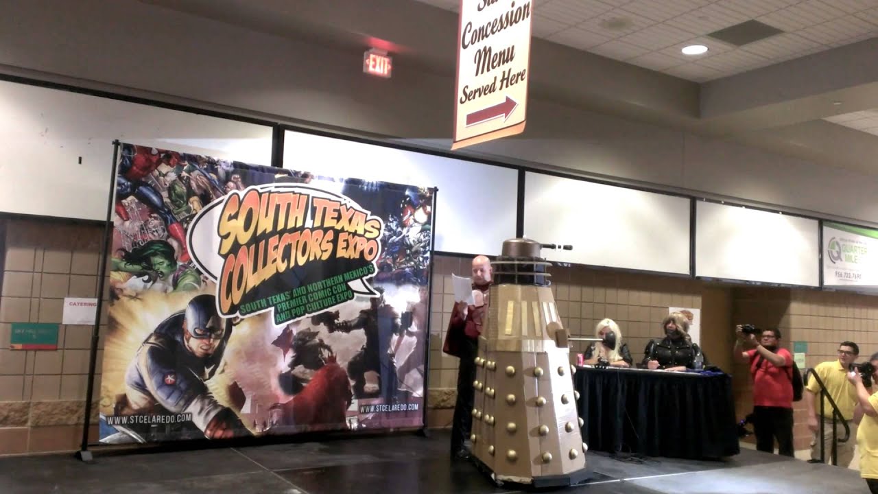 @aDalekinTexas Cosplay Contest at STCE 9/27/2015 - YouTube