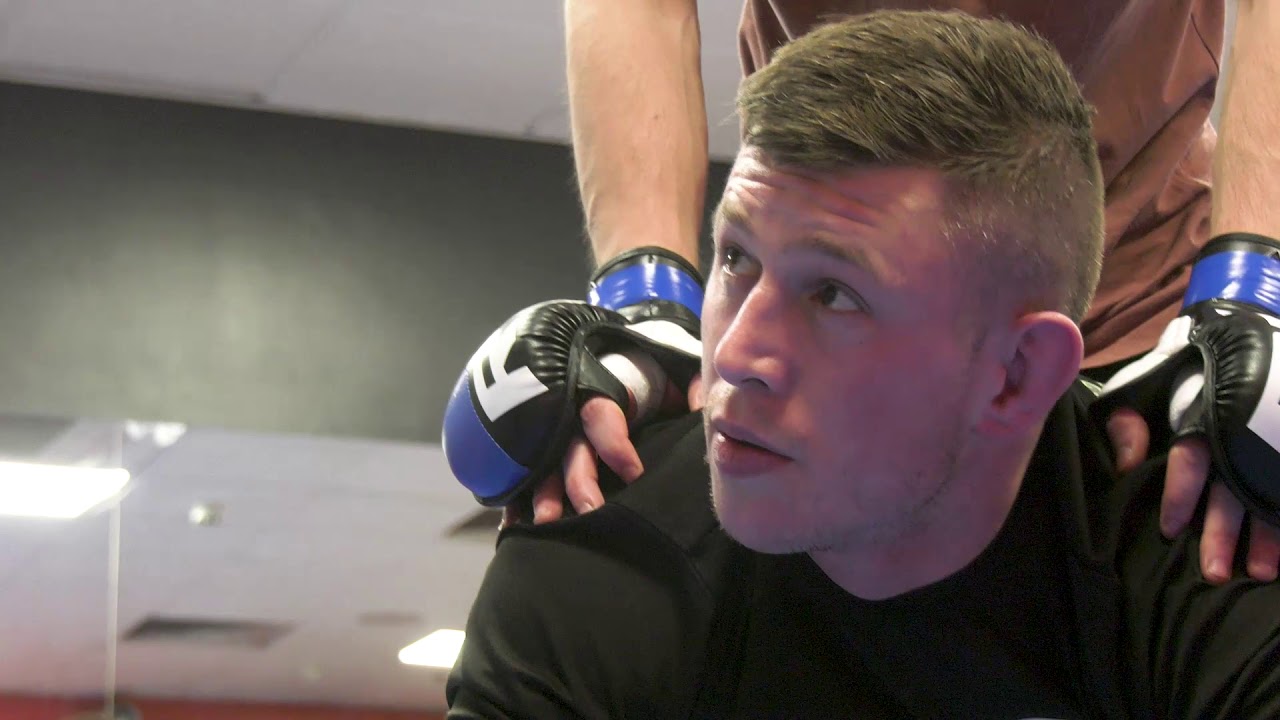 Ryann Parkin vs Adam Cowling (3rd Amateur fight) - YouTube