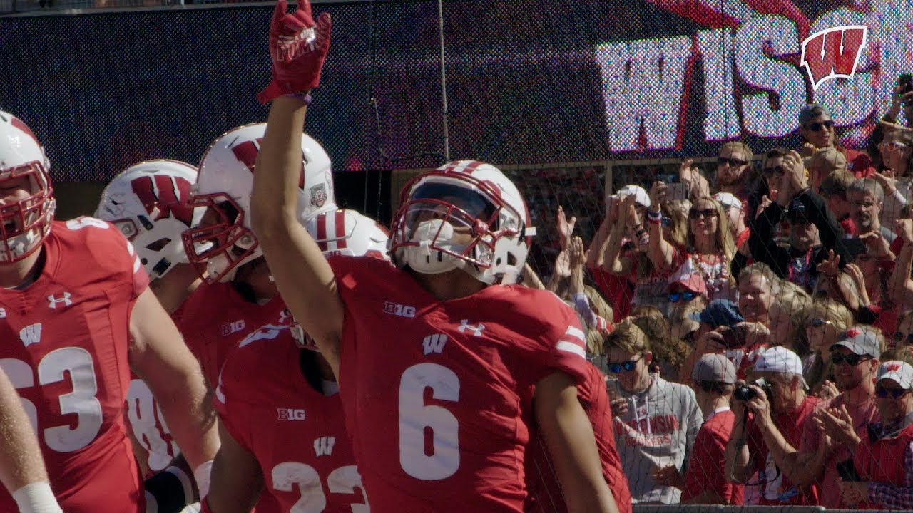 Danny Davis Scores First Career TD in First Big Ten Game - YouTube