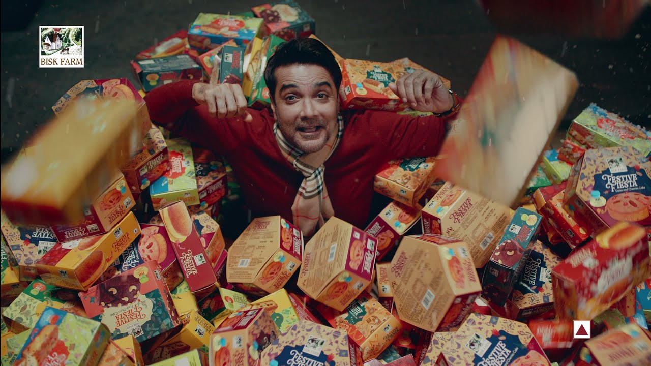 BISK FARM Festive Cakes 25 sec - YouTube