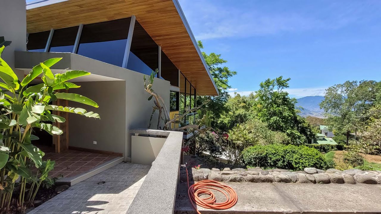 LIVE TOUR - Contemporary style home, La Unión, designed by a recognized ...