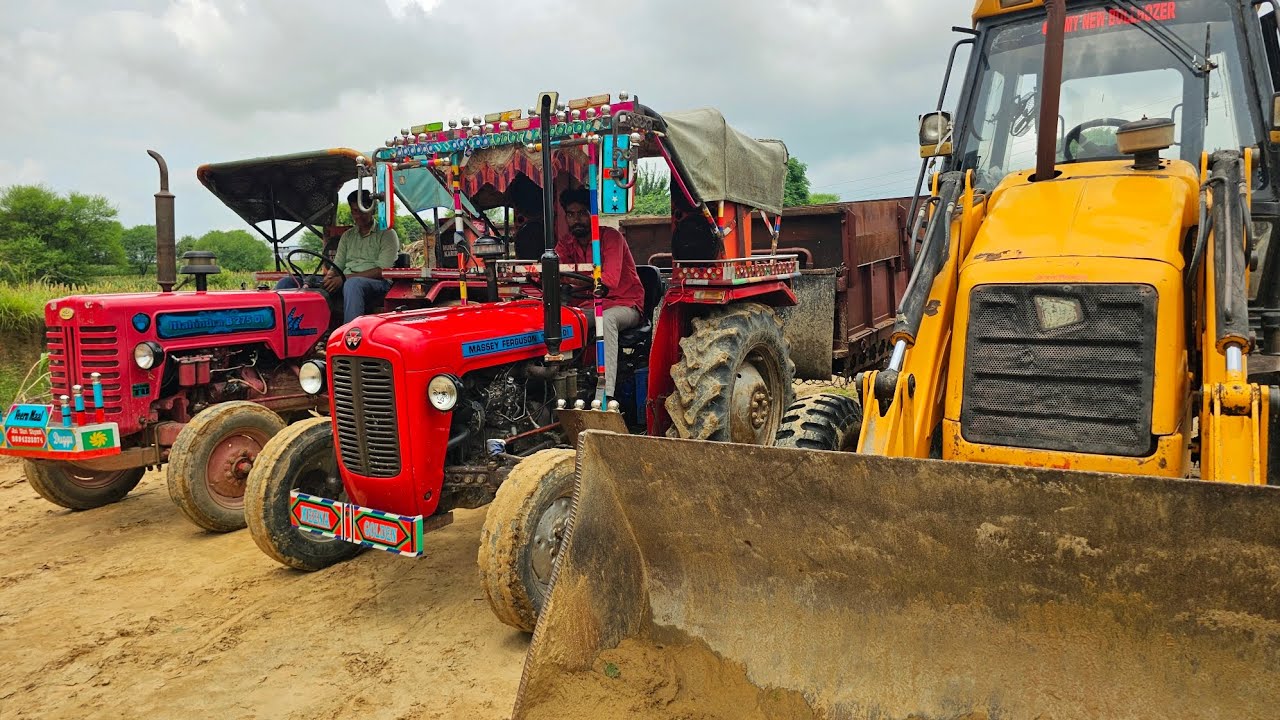 Jcb 3dx Xpert Backhoe Loading Mud in Framtrac 60, Mahindra 275, and ...