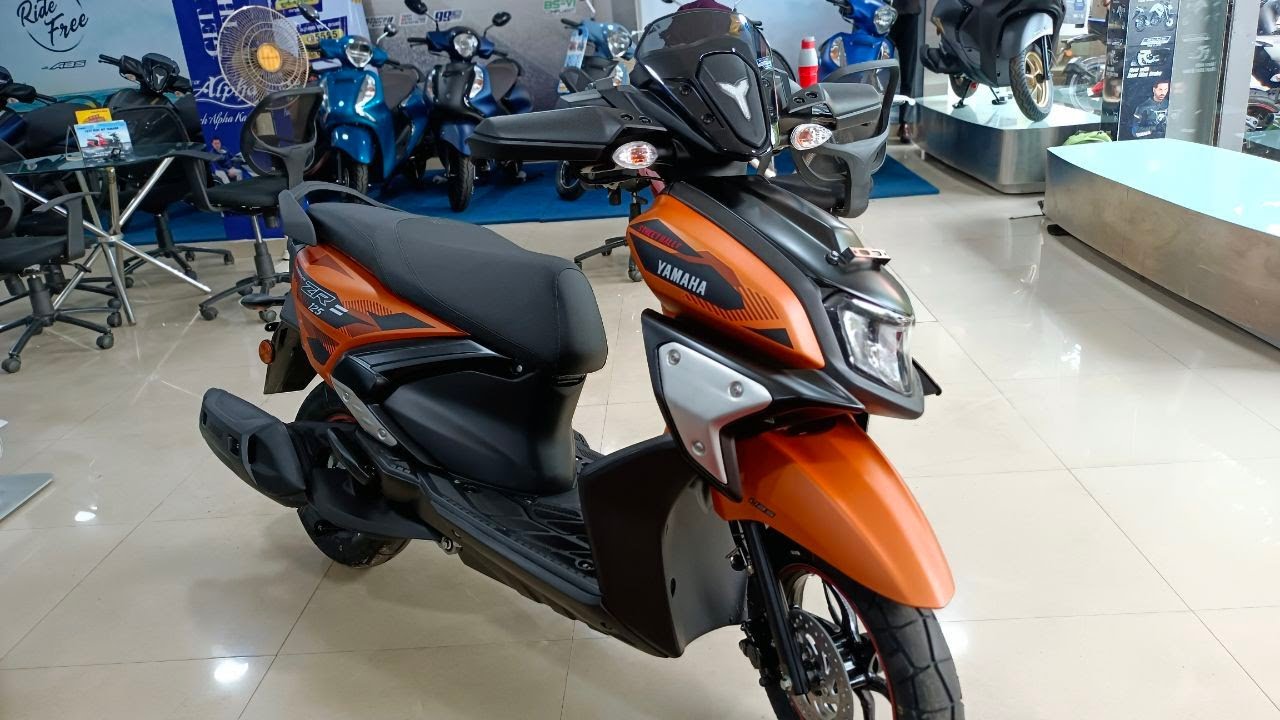 RayZR Street Rally 125 Fi Hybrid - YouTube