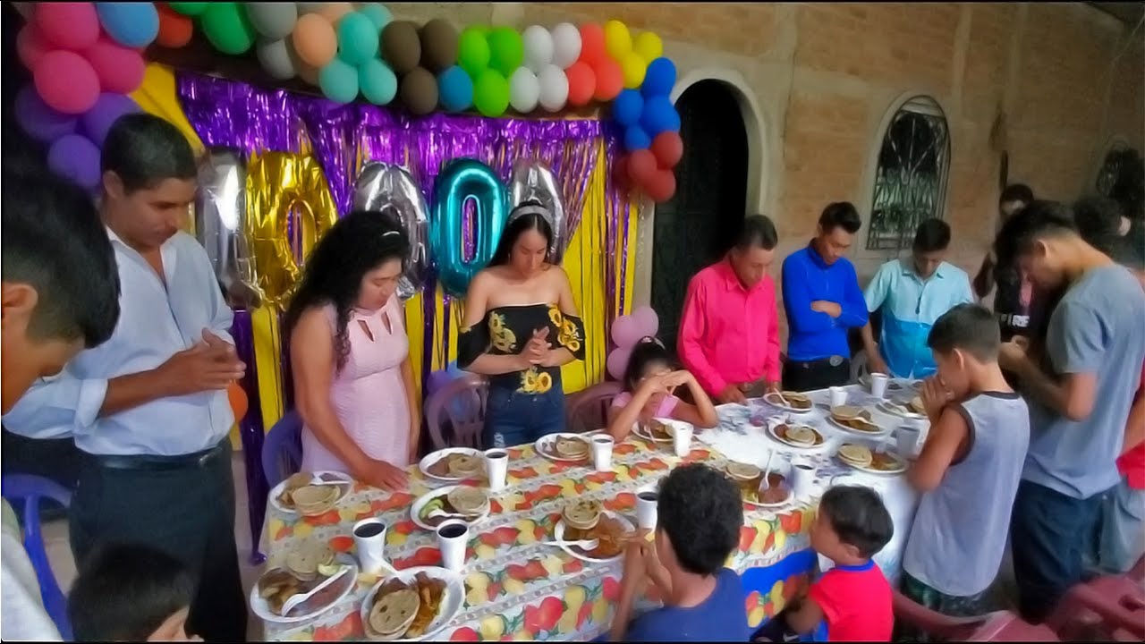 Cena servida disfrutando en Familia - YouTube