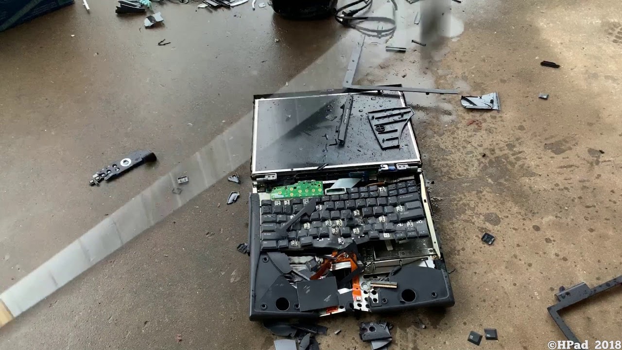 Dell Inspiron 8000 Laptop Destroyed - YouTube