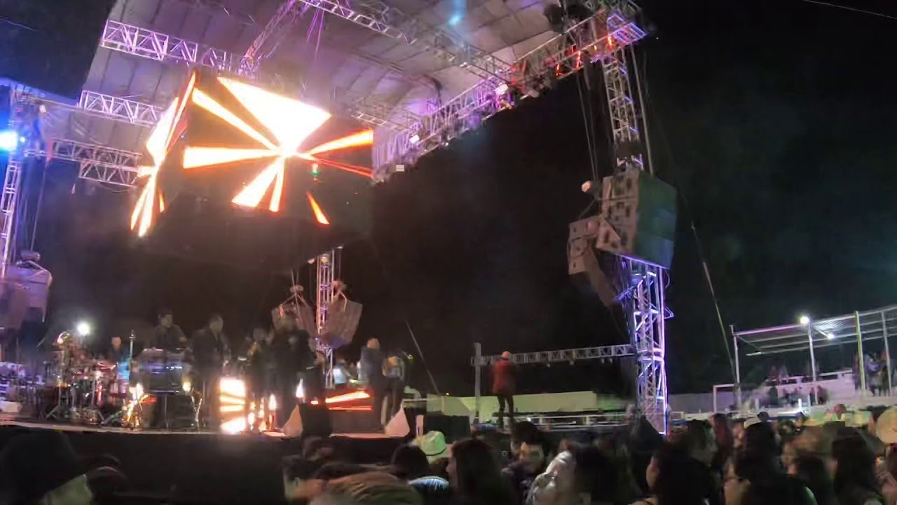 Claudio Alcaraz con Pancho Oleta y Banda La Mundial. - YouTube