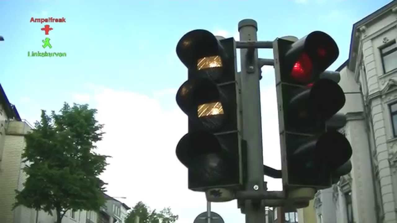 Siemens Busampel mit Düsseldorfer FG Masken als Haltsignal - YouTube