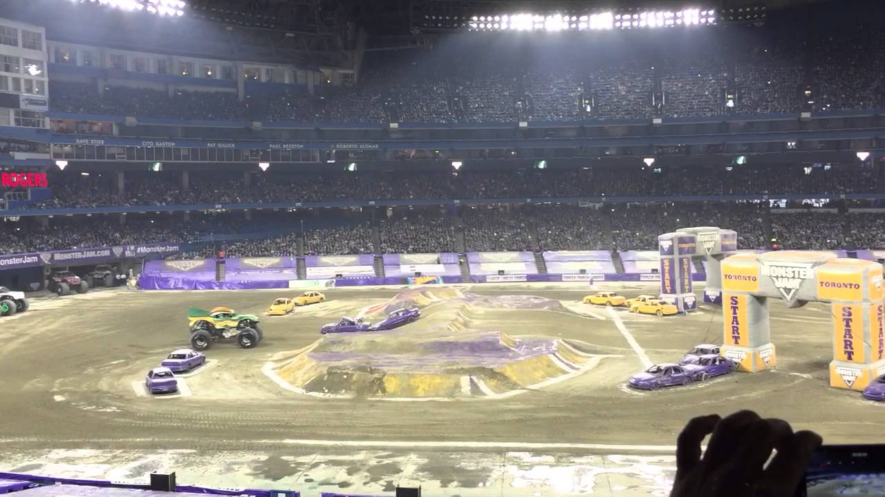 Monster jam 2016 Toronto Canada - YouTube