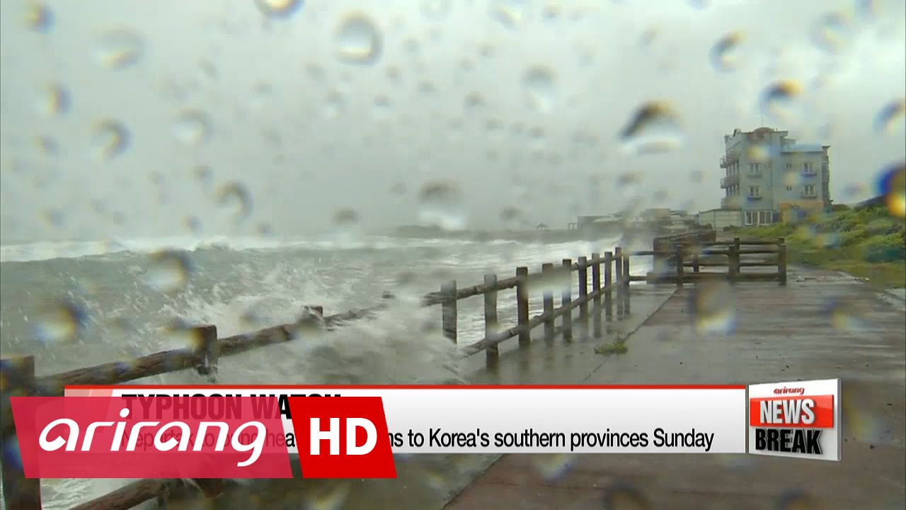 Monsoon front pours down on southern provinces - YouTube