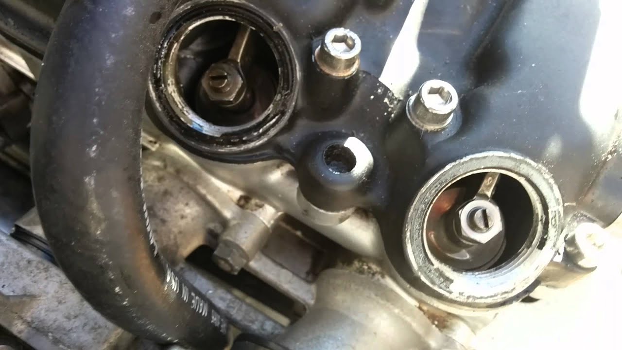 Valve clearance check - YouTube
