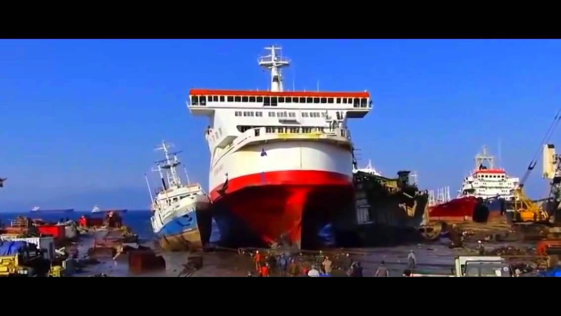 Clelia II Cruise Ship in Distress in Antarctica - YouTube