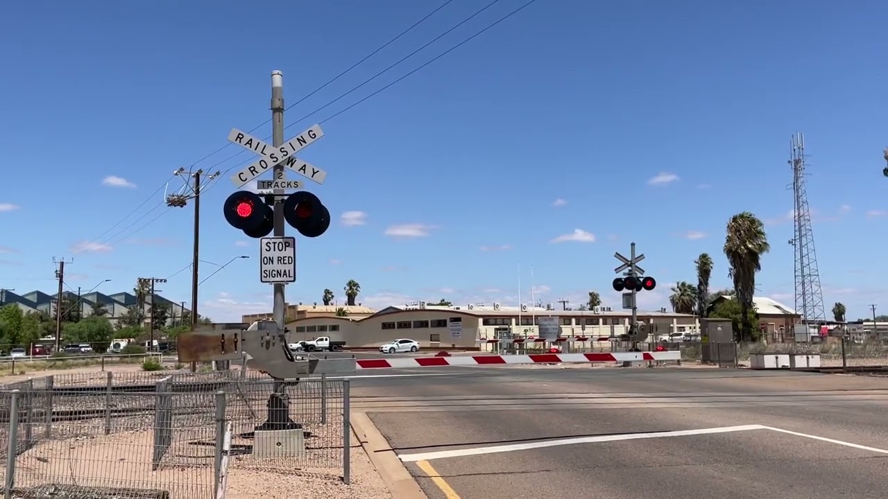 Carlton Parade Railway Crossing, Port Augusta - YouTube