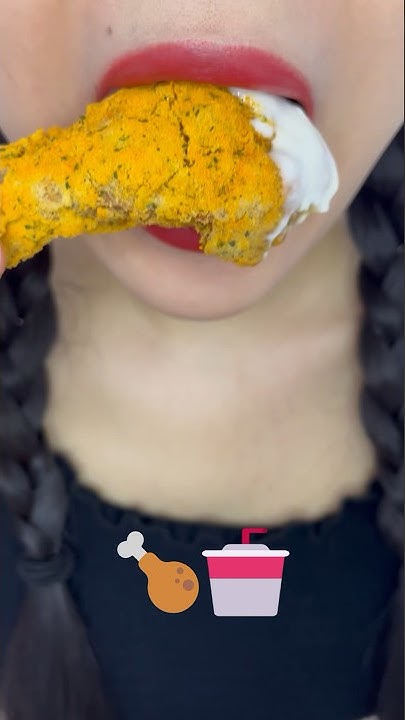 asmr BHC BBURINKLE FRIED CHICKEN eating sounds - YouTube