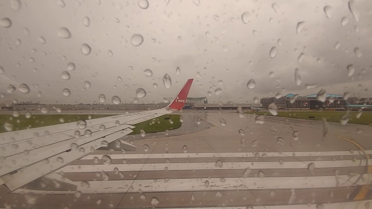 [A rainy day flight - South Korea] 비오는 날 비행 - YouTube