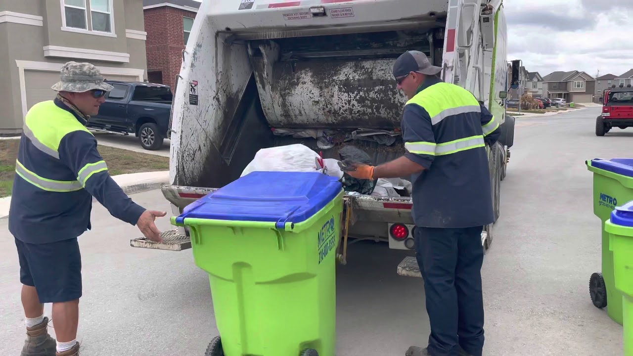 Metro Waste Systems Mack MR McNeilus RL! (Tuesday Footage) - YouTube