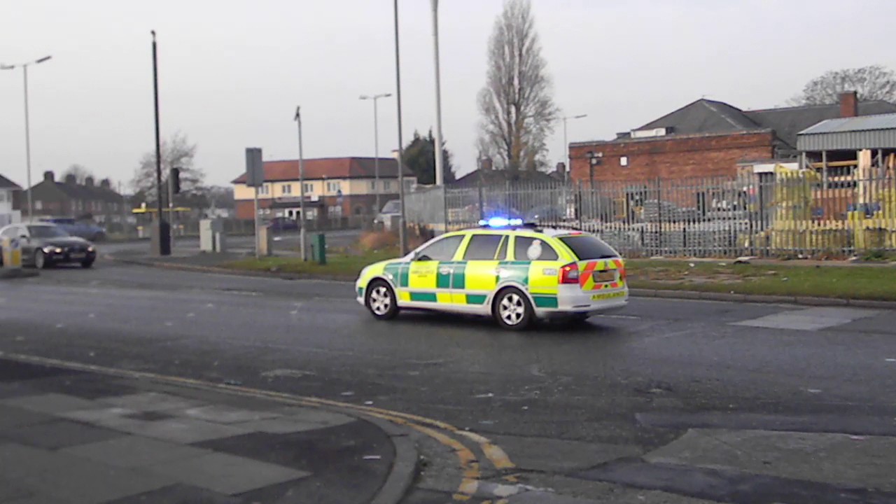 NWAS (HART) Skoda turning out from croxteth fire station - YouTube
