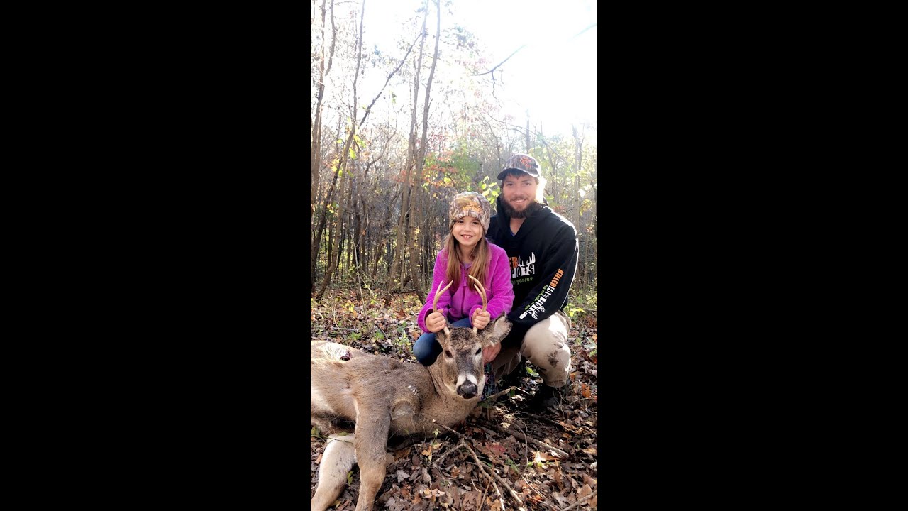 6 YR OLDS FIRST DEER!!!! - YouTube