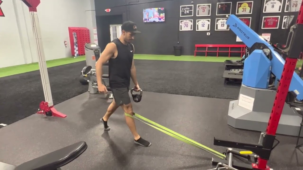 Spanish Split Squat - YouTube