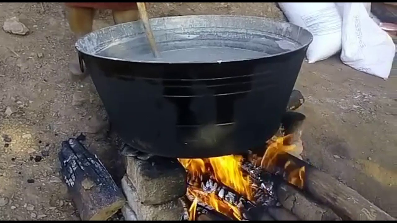 Haciendo tamales nejos - YouTube