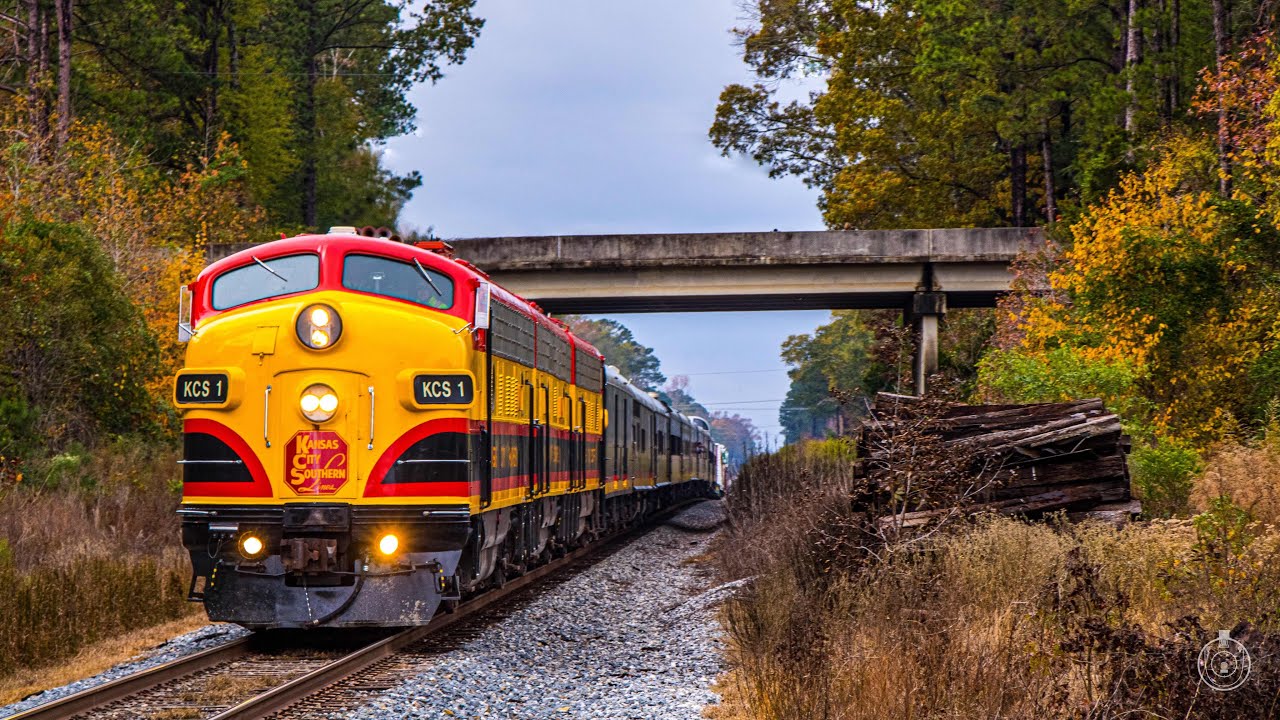 KCS Holiday Express 2022 | F Units at Speed! - YouTube