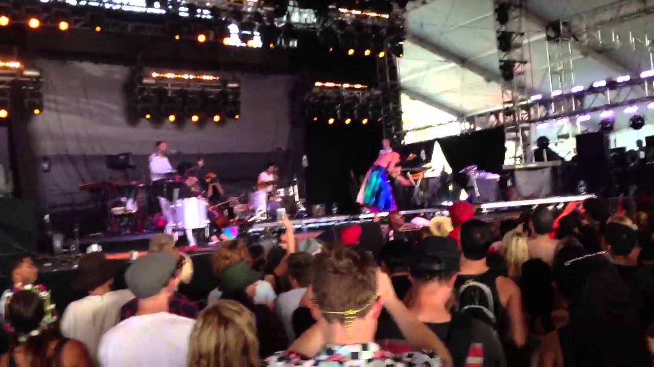 Bat for lashes "Daniel" @ Coachella 2013 - YouTube