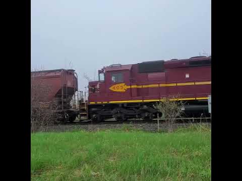 Canadian National: EJE SD38-2 672, SD40-2W 5356 - YouTube