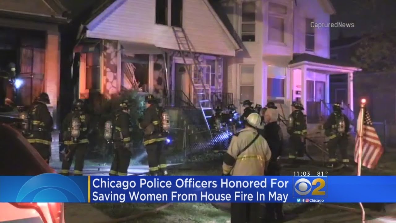 Chicago Police Officers Honored For Saving Women From Fire - YouTube
