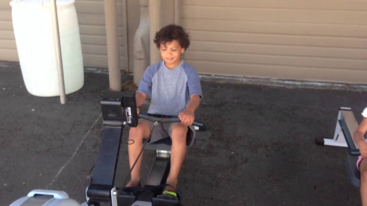 Kids rowing - YouTube