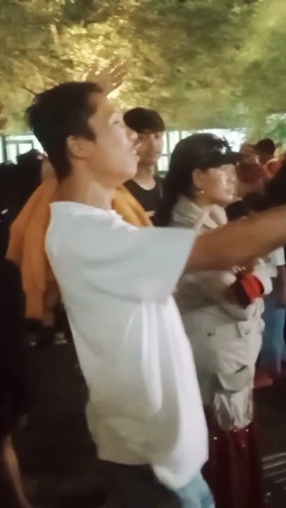 wisatawan ikut nyanyi - YouTube