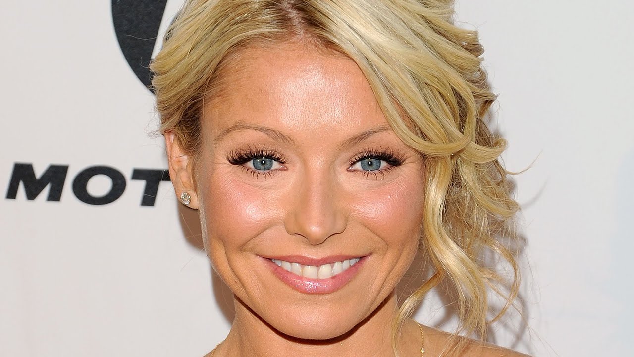 Kelly Ripa Still Wears Her Wedding Dress - YouTube