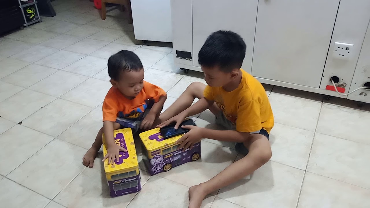 Main mobil-mobilan - YouTube