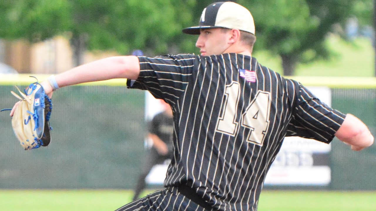 Colby Deaver Summer 2022 Pitching - YouTube