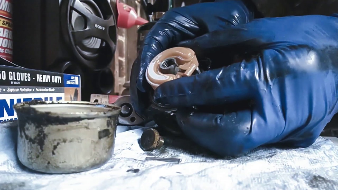 B&S non adjustable fixed carb clean - YouTube