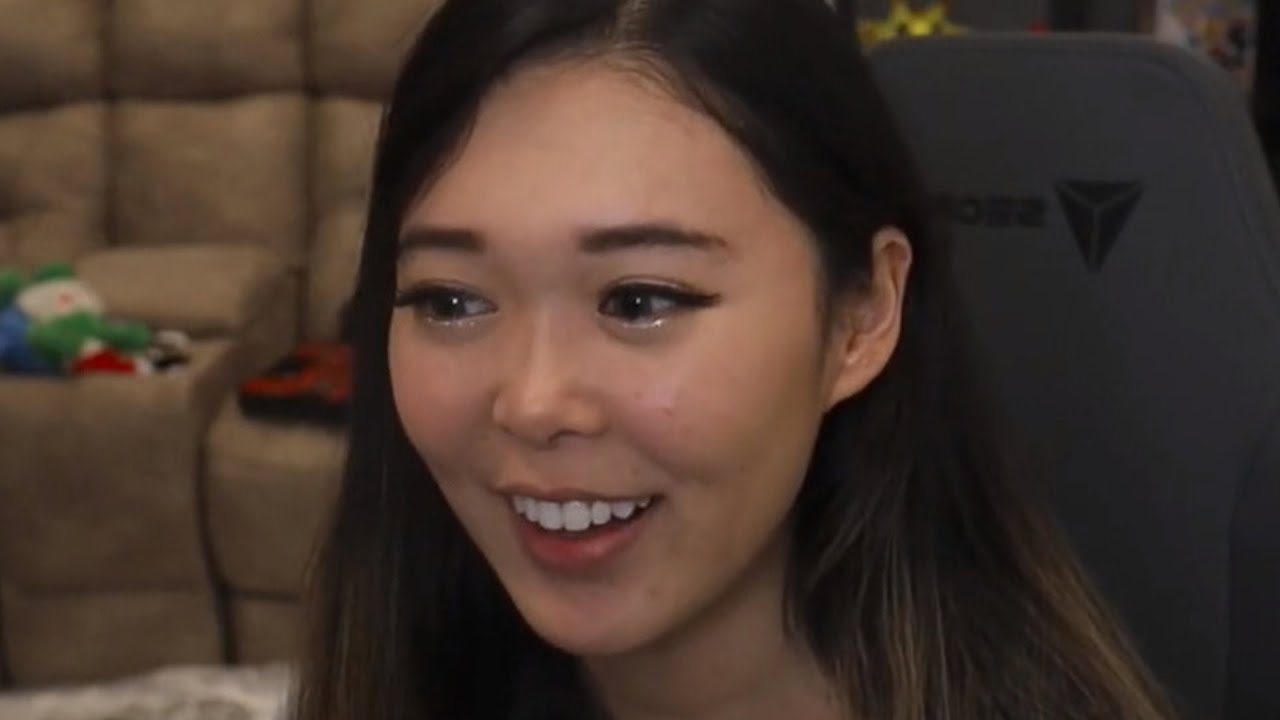 ExtraEmily On The Twitch Drama... - YouTube