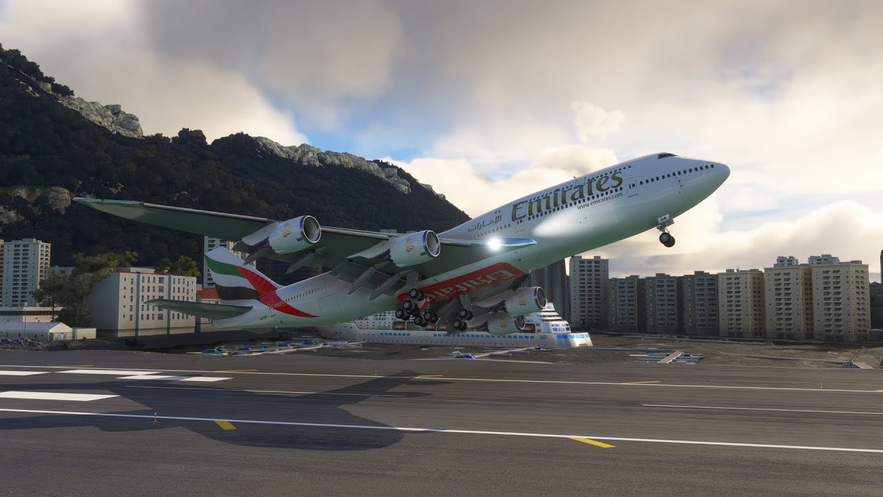 Very Dangerous Plane Crash landing Boeing 747 At Madeira Airport ...