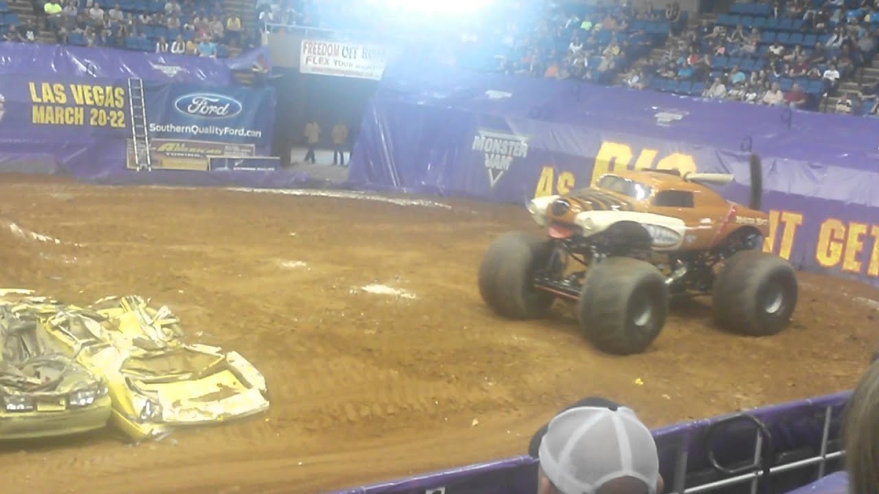 Monster Jam 2014 Freestyle from Biloxi,Mississippi - YouTube