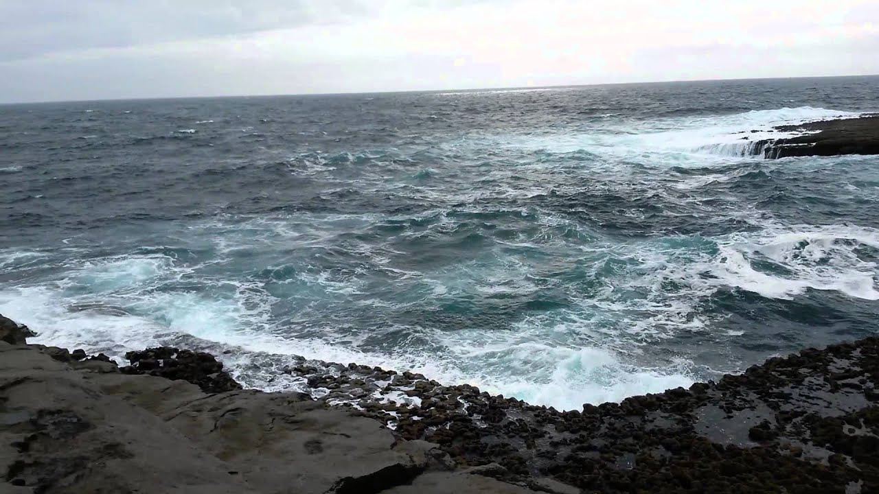 Poll na bPéist (Worm Hole) Inis Mór 20-08-15 - YouTube