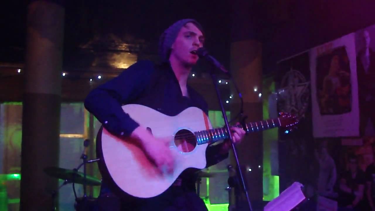 Jamie Rodden singing at Cosmopol glasgow - YouTube