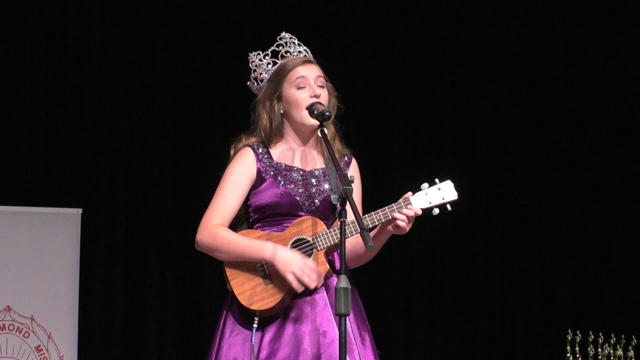 Bella Brown Somewhere over the rainbow & Oh What a wonderful world ...