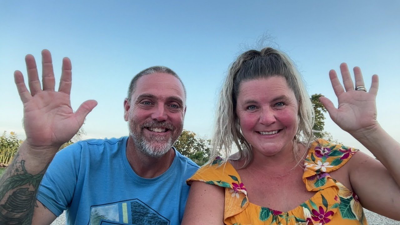 Paragon Ridge Ranch LIVE~ HAPPY FRIDAY! Let's Chat! - YouTube