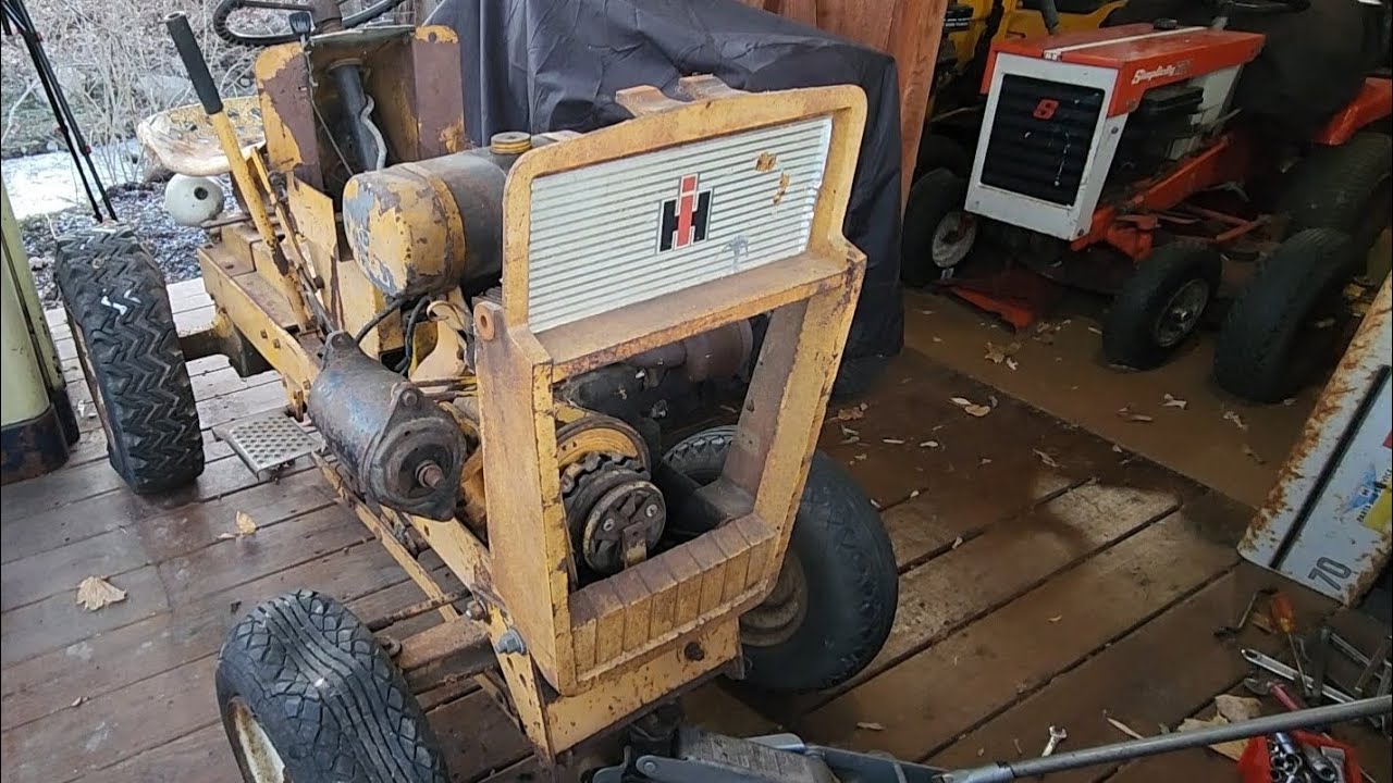 1964 International Harvester Cub Cadet 70 garden tractor (Pulling the ...
