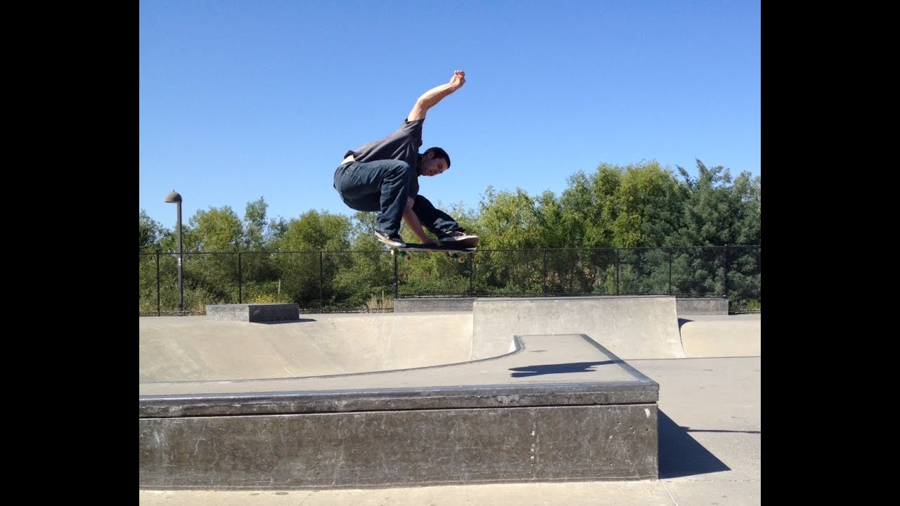 Catching HUGE Air at Skatepark - Massive Roast Beef Grab ...
