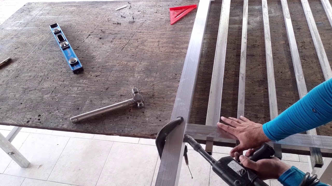 How to do a metal fence (Como hacer una cerca de metal) - YouTube