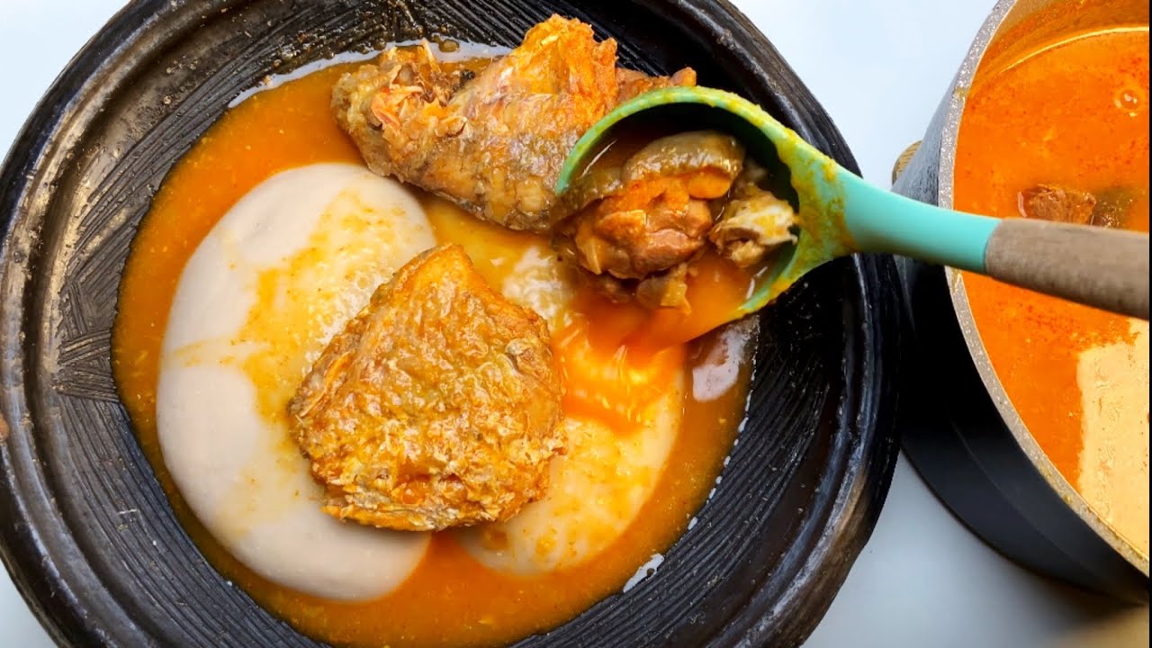 Cocoyam Fufu with goat and fish light Soup / pepper soup. Try this ...