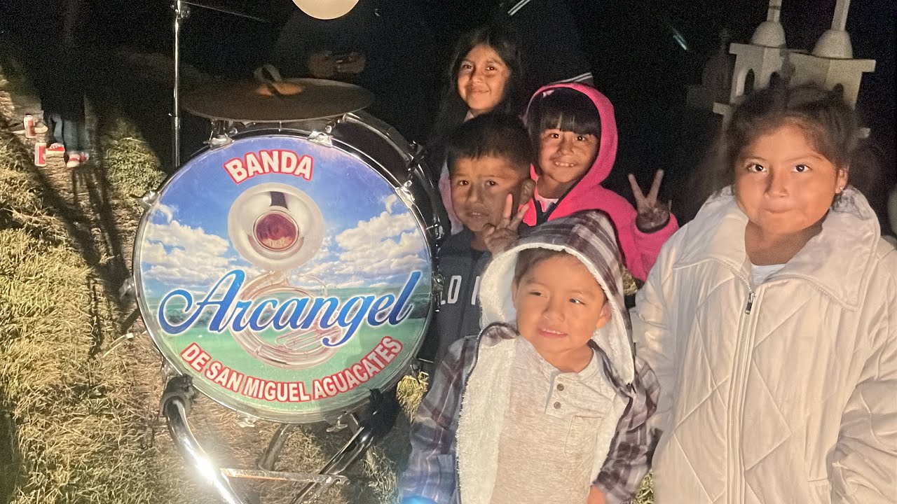 Banda Arcangel recibíendo alos difuntos 🎚️2023 prt2 - YouTube