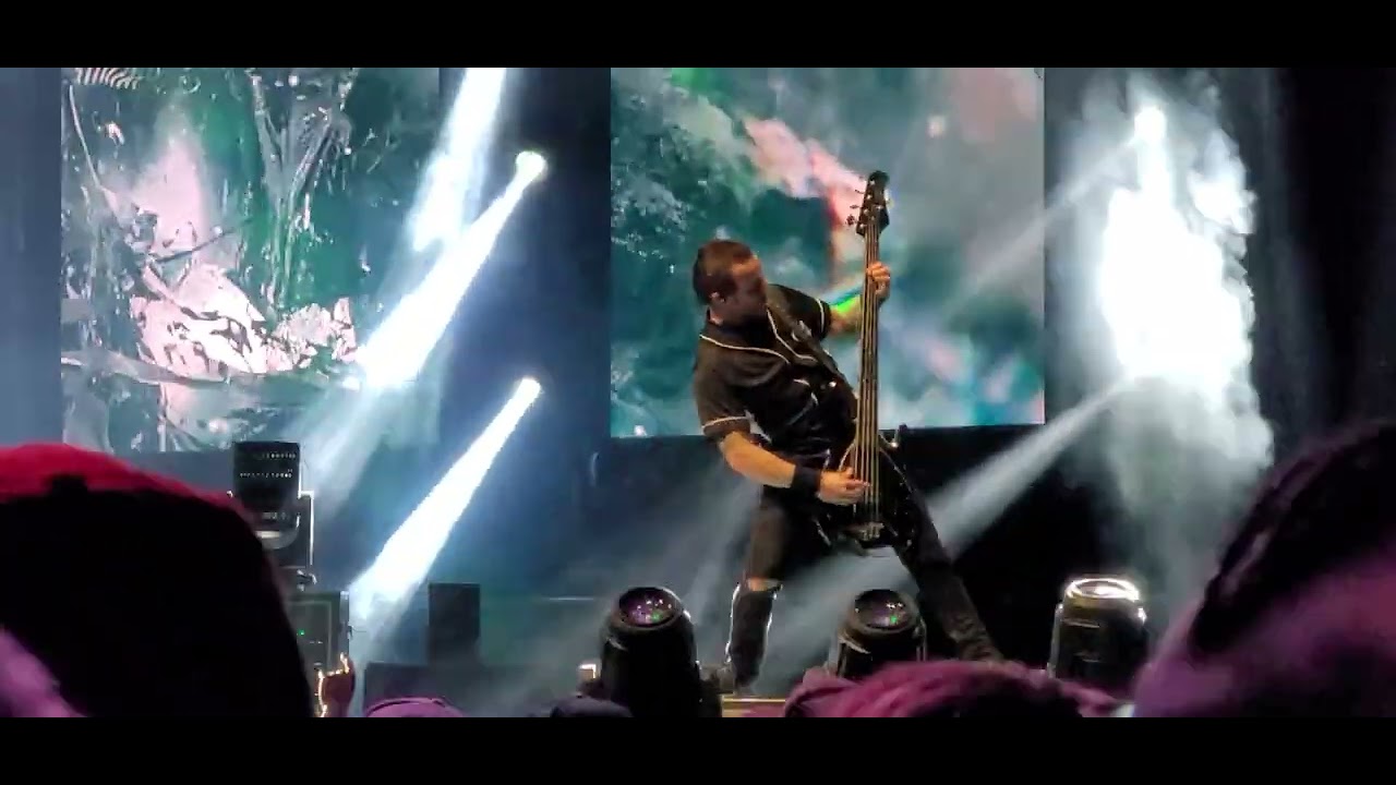 Torn - Creed (Live in Toronto) - YouTube