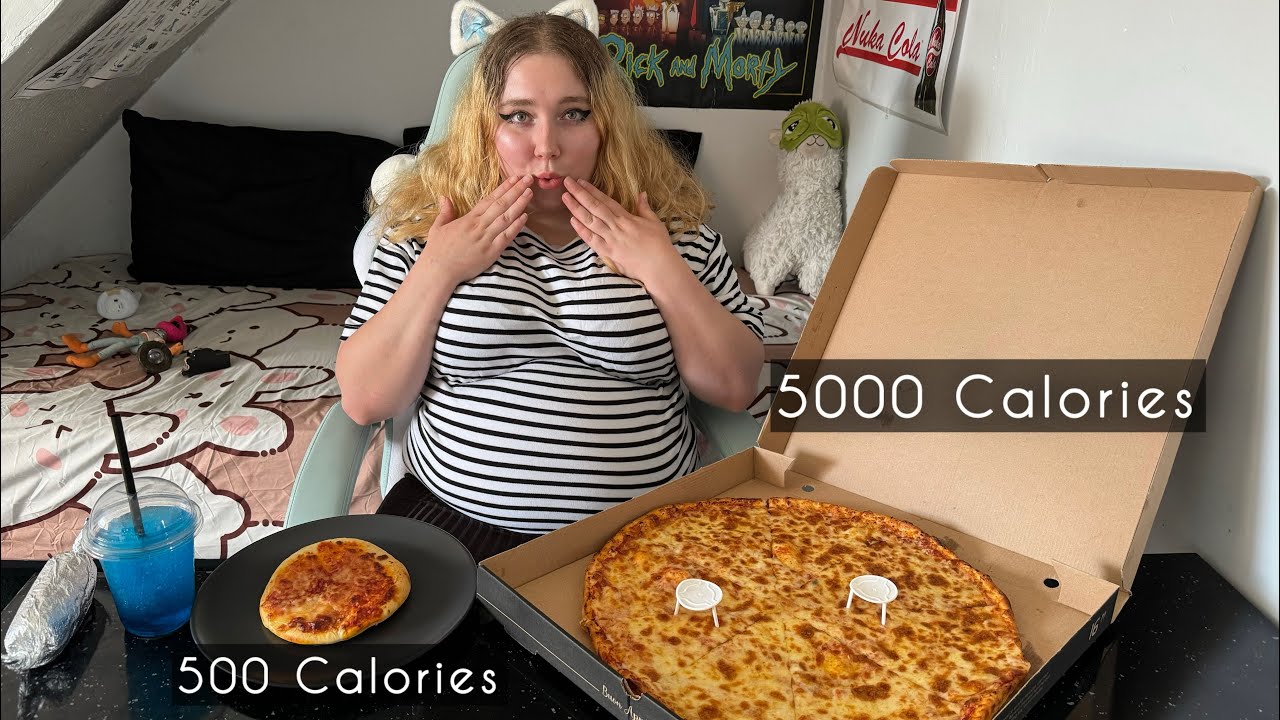 500 Calorie Pizza vs 5,000 CALORIE PIZZA 🍕 - YouTube