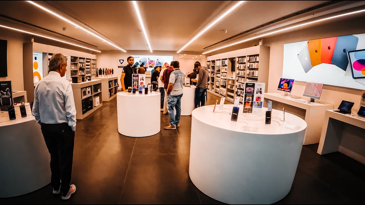 I went to Apple Store 😍 | iPhone & I-watch problem 😔 | I-VENUS surat ...