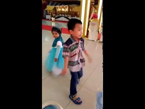 LUCUNYA 2 BOCAH INI GOYANG BERSAMA